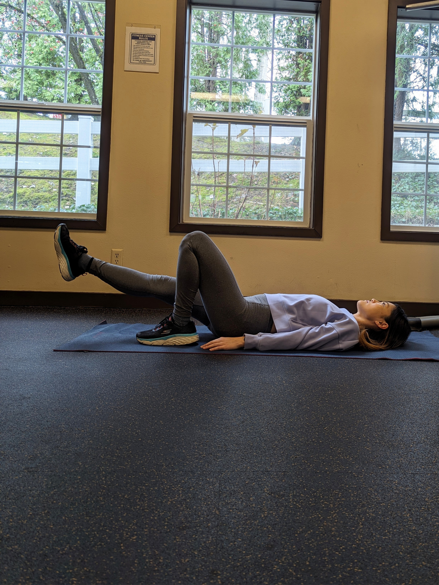 Glutes bridge | Workouts | NakaNaka Mom Fitness